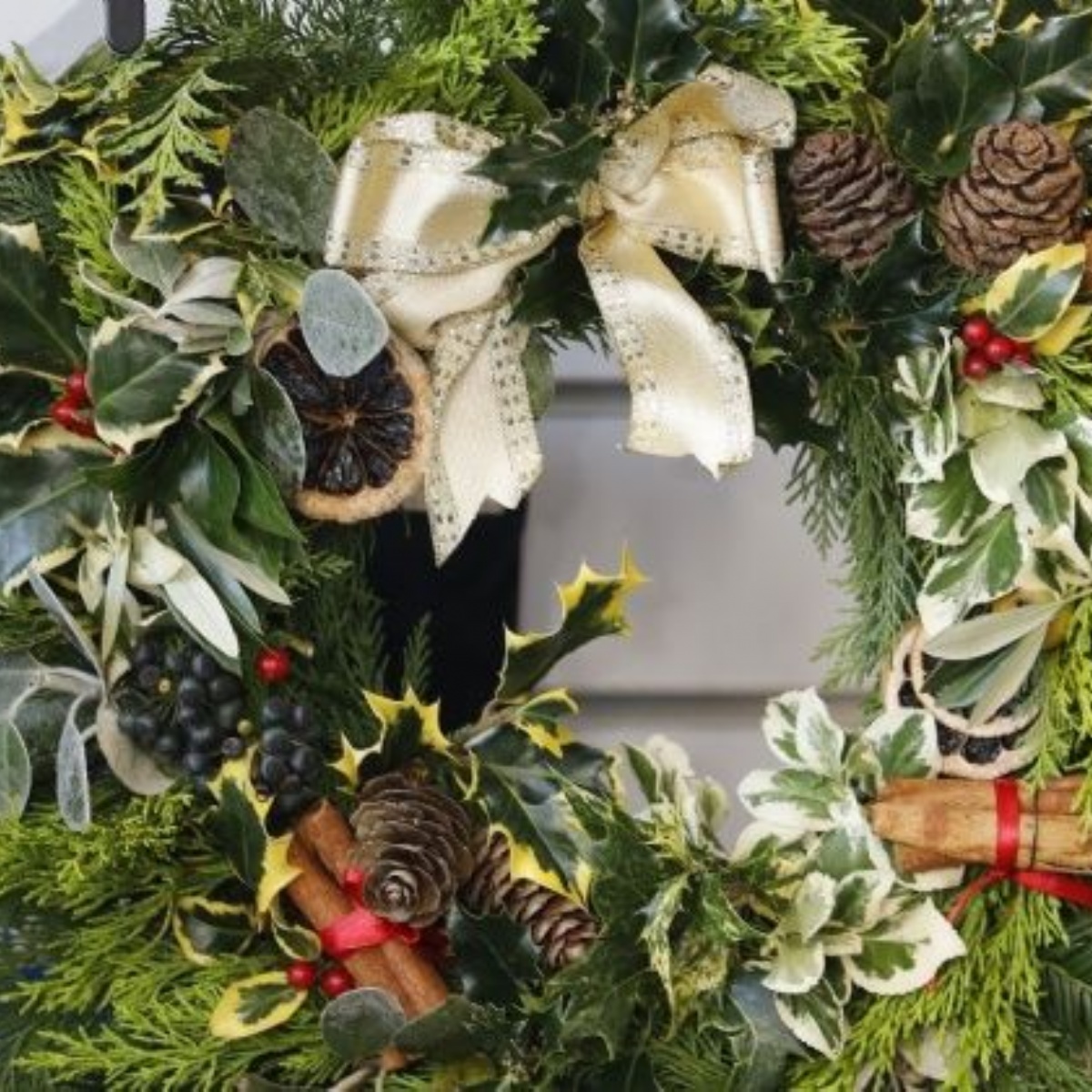 De Salis Studio College - Purchase a Christmas Table Decoration and ...